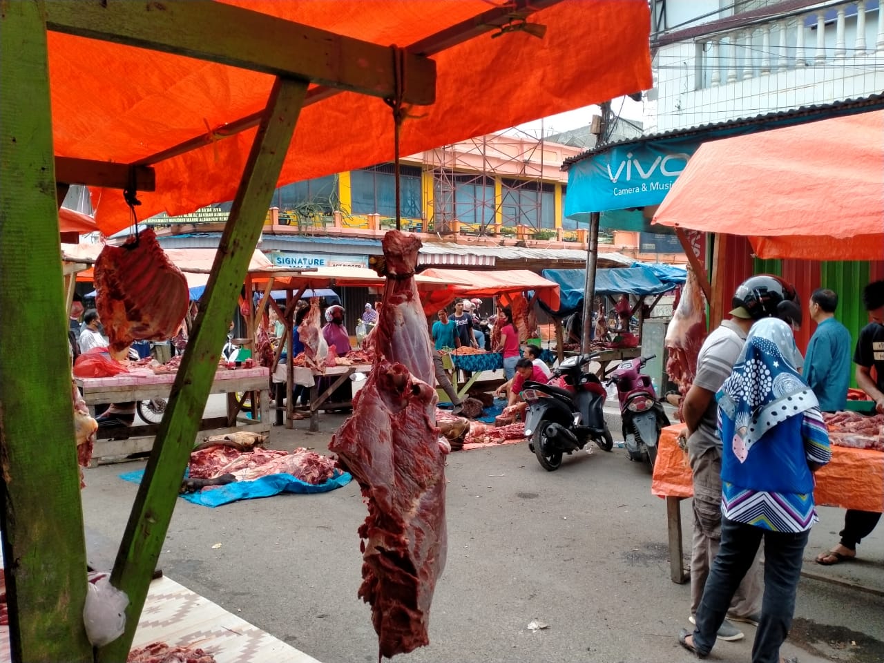 Pedagang Daging Sapi Di Tanjabbarat Sepi Pembeli - TITIK JAMBI